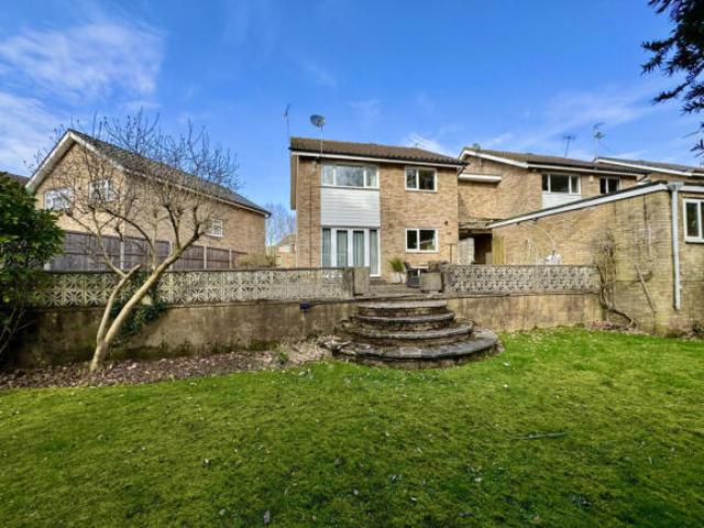4 bedroom link detached house for sale in Hangar Ruding, Watford, WD19