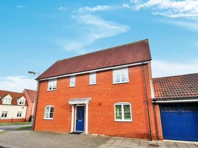 4 bedroom link detached house for sale in Hadfield Drive Black Notley Braintree CM77 CM77