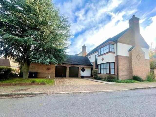 4 Bedroom Link Detached House For Sale In Hartford, Huntingdon