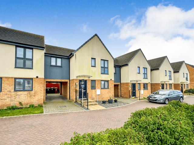 4 bedroom link detached house for sale in Harper Crescent, GUNTHORPE, Peterborough, PE4