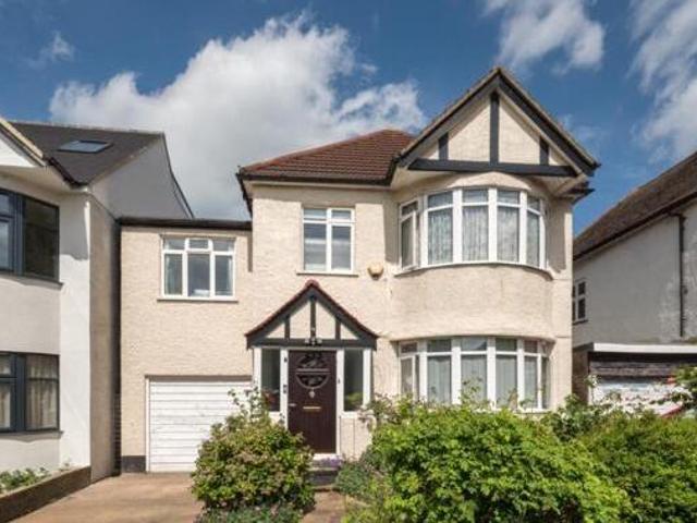 4 Bedroom Link Detached House For Sale In Hendon