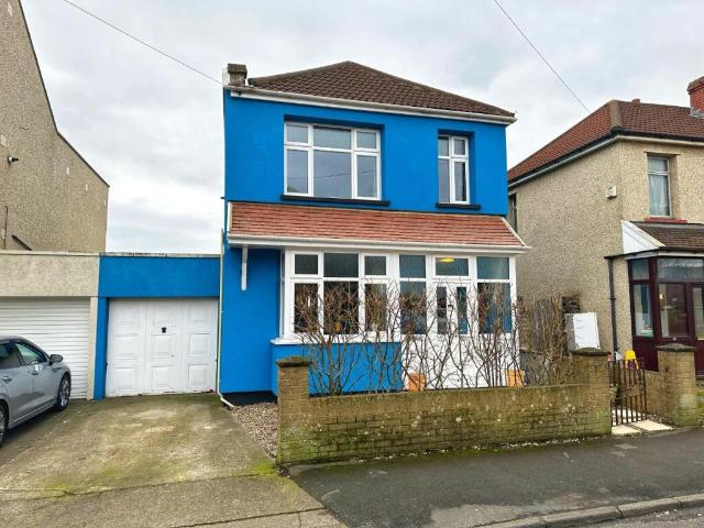 4 bedroom link detached house for sale in Hillside Road, St. George, Bristol, BS5