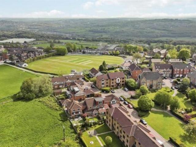 4 bedroom link detached house for sale in Lakeside Chase, Rawdon, Leeds, LS19