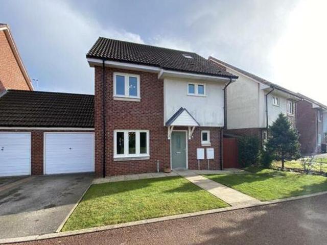 4 Bedroom Link Detached House For Sale In Leeming Bar