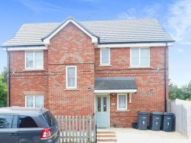 4 Bedroom Link Detached House For Sale In Luton