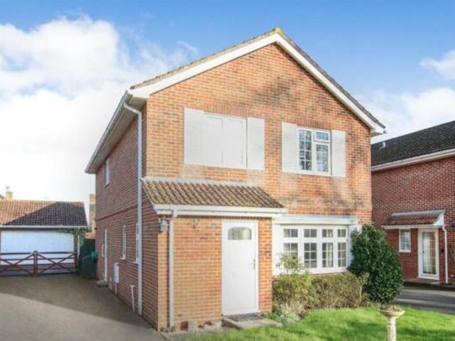 4 Bedroom Link Detached House For Sale In Lymington, Hampshire
