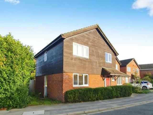4 Bedroom Link Detached House For Sale In Newport Pagnell