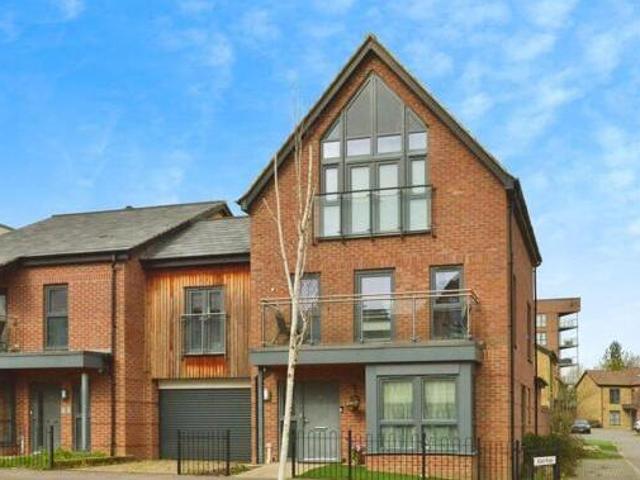 4 Bedroom Link Detached House For Sale In Oakgrove