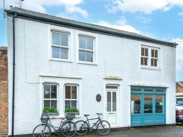 4 Bedroom Link Detached House For Sale In Oxford