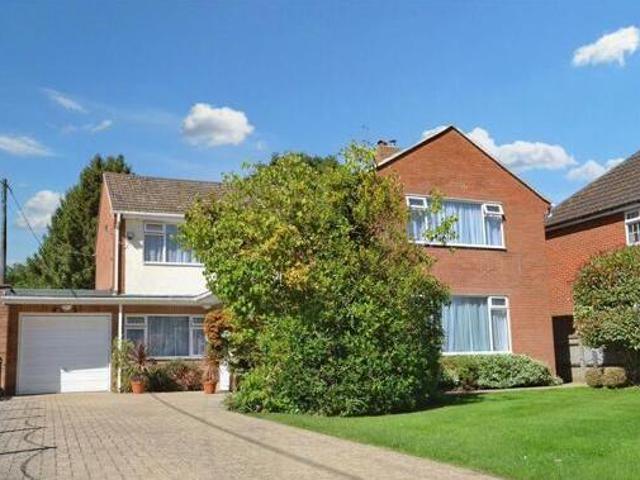 4 Bedroom Link Detached House For Sale In Pamber End