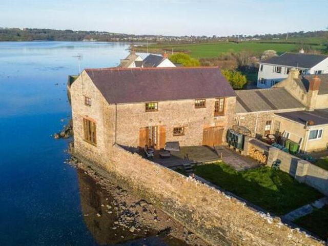 4 Bedroom Link Detached House For Sale In Pembroke, Pembrokeshire