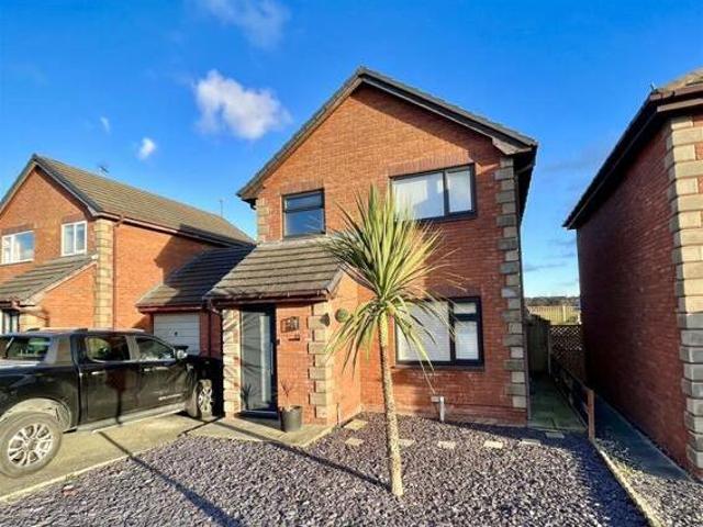 4 Bedroom Link Detached House For Sale In Penrhyn Bay