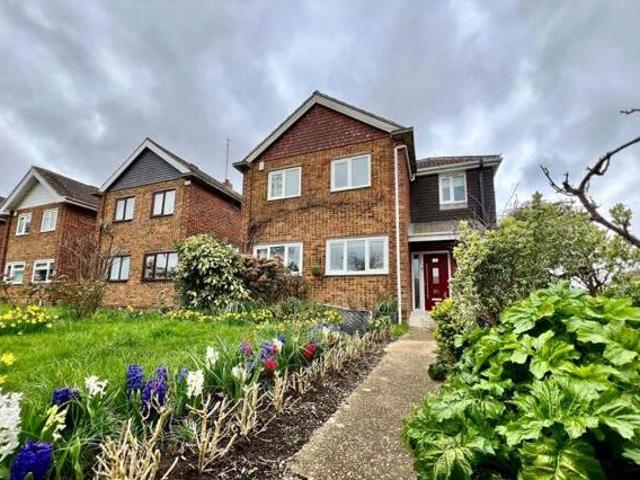 4 Bedroom Link Detached House For Sale In Rainham, Gillingham