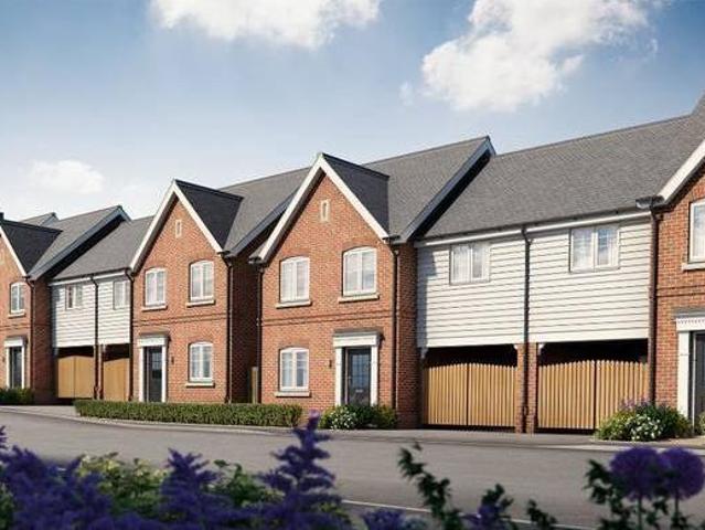 4 bedroom link detached house for sale in Rectory Road Colchester CO5 7ET CO5