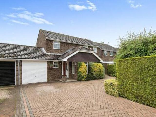 4 Bedroom Link Detached House For Sale In Rownhams