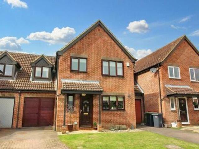 4 Bedroom Link Detached House For Sale In Shefford