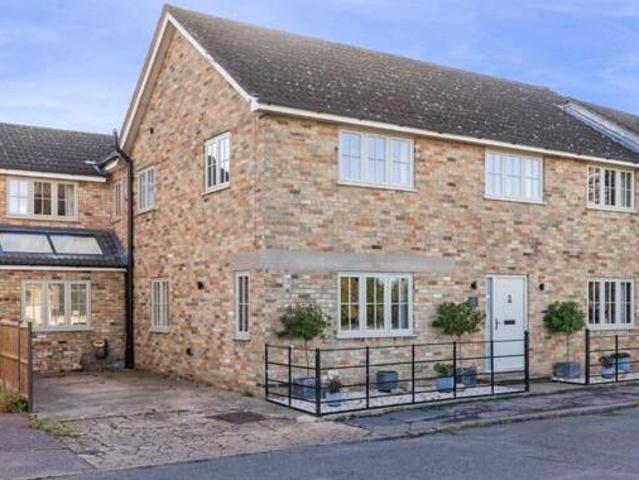 4 Bedroom Link Detached House For Sale In St. Neots, Cambridgeshire