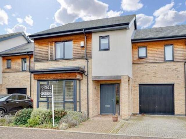 4 Bedroom Link Detached House For Sale In St. Neots, Cambridgeshire