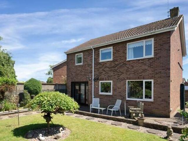 4 Bedroom Link Detached House For Sale In Stamford