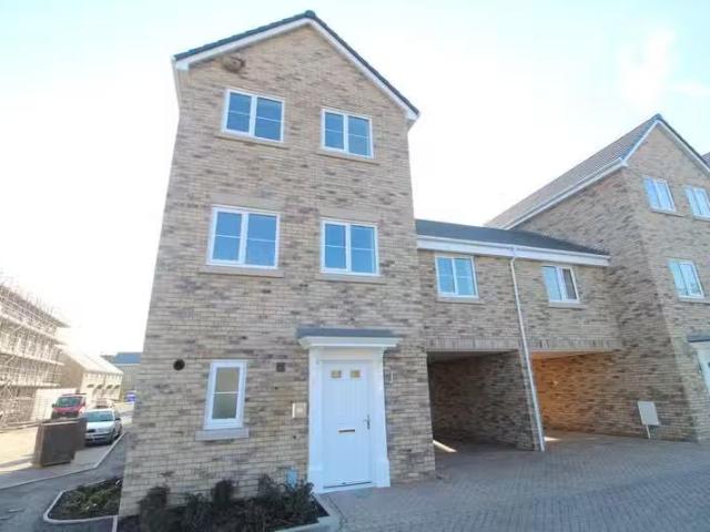 4 bedroom link detached house for rent in Bury St Edmunds, IP33