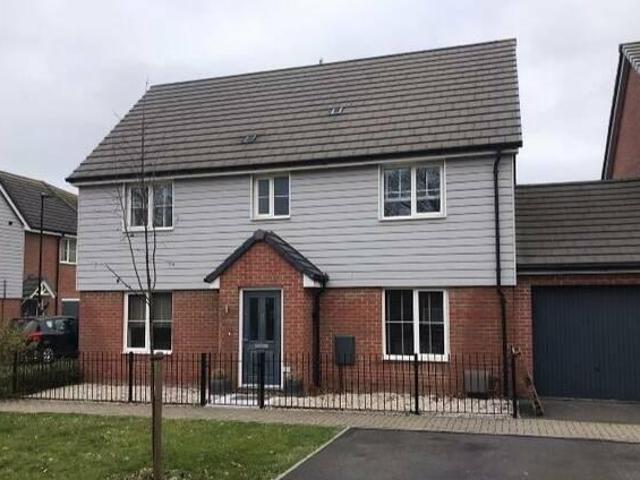 4 bedroom link detached house for rent in Bursledon SO31