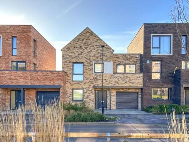 4 bedroom link detached house for rent in Lady White Crescent, Oxford, Oxfordshire, OX2