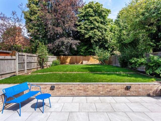 4 bedroom link detached house for rent in Longhurst Close, Caversham, RG4