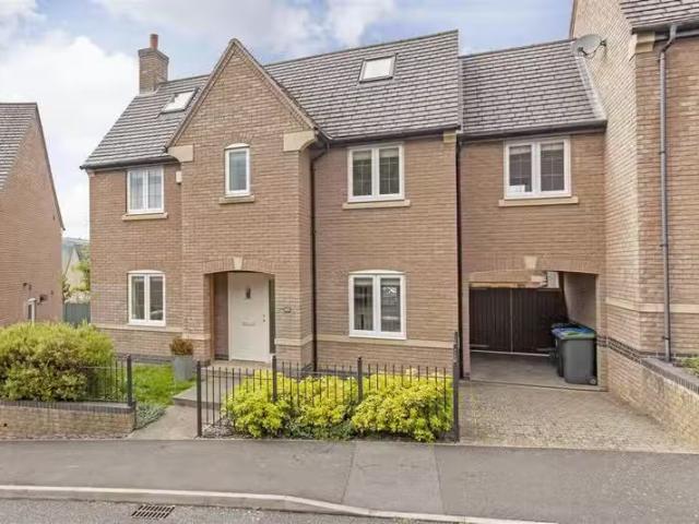 4 bedroom link detached house for rent in Morledge, Matlock, DE4