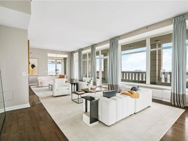 4 bedroom luxury Flat for rent in New York, United States