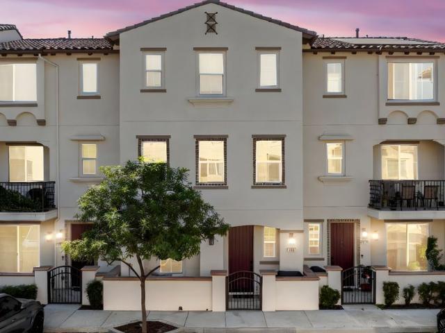 4 bedroom luxury Flat for sale in Camarillo, California