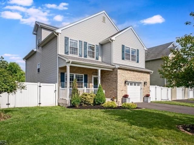 4 bedroom luxury House for sale in Dunellen, New Jersey