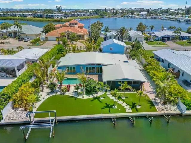 4 bedroom luxury House for sale in Holmes Beach, Florida