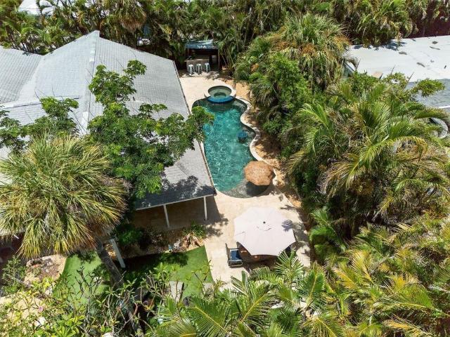 4 bedroom luxury House for sale in Holmes Beach, Florida