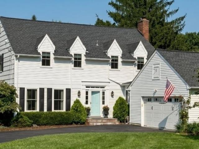 4 bedroom luxury House for sale in Long Hill, New Jersey