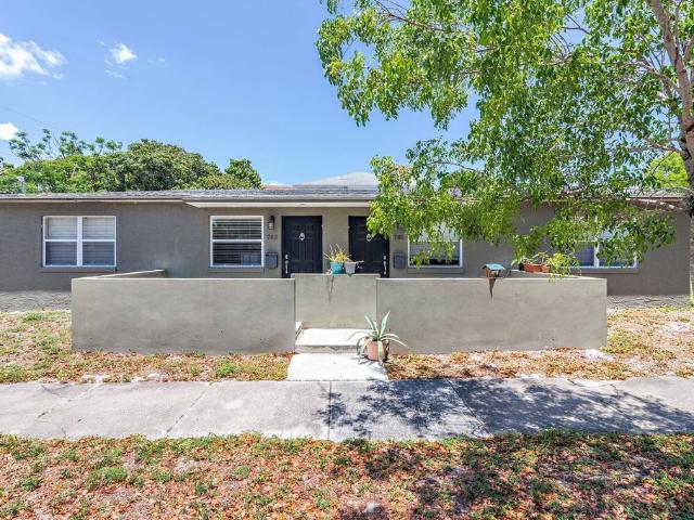 4 bedroom luxury House for sale in West Palm Beach, Florida