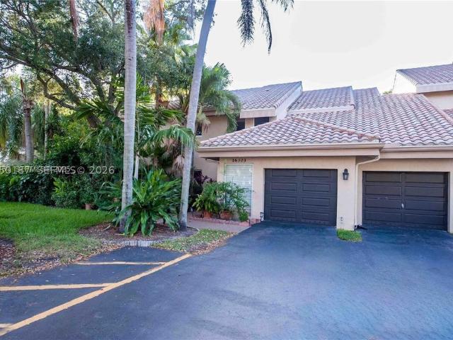 4 bedroom luxury Townhouse for sale in Weston, United States