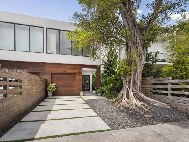 4 bedroom luxury Townhouse for sale in Coconut Grove, United States