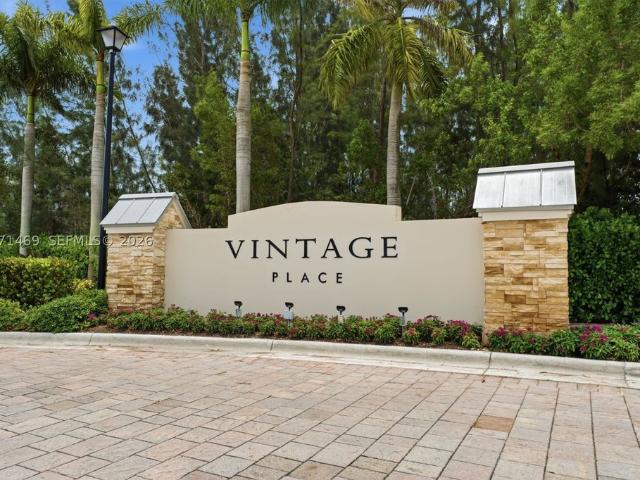 4 bedroom luxury Townhouse for sale in Doral, Florida