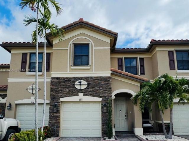 4 bedroom luxury Townhouse for sale in Hialeah, Florida