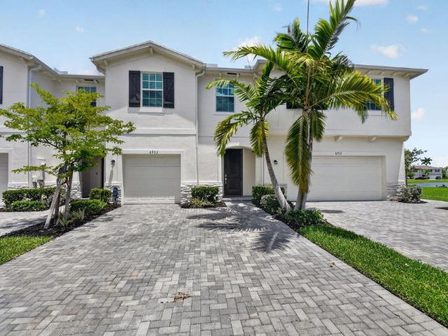 4 bedroom luxury Townhouse for sale in Lake Worth, Florida