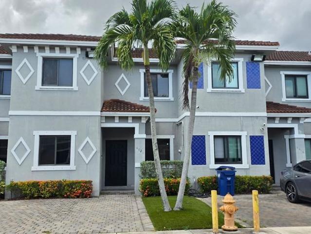 4 bedroom luxury Townhouse for sale in Miami Terrace Mobile Home, Florida
