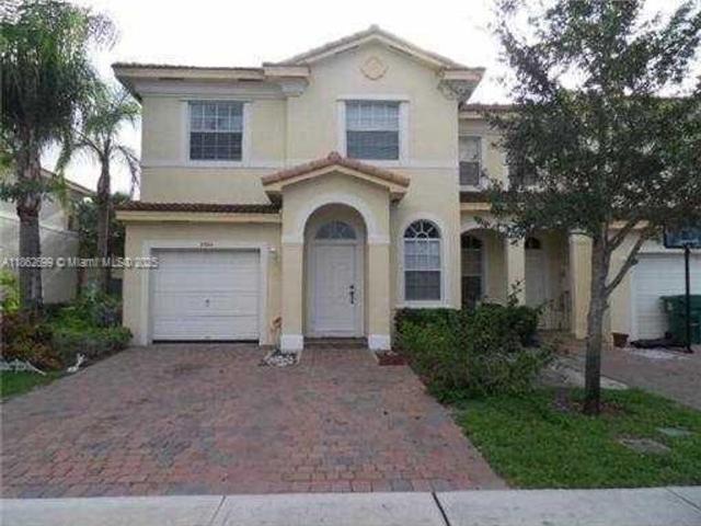 4 bedroom luxury Townhouse for sale in Miramar, Florida