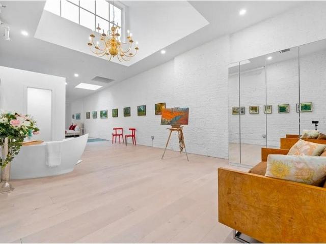 4 bedroom luxury Townhouse for sale in New York