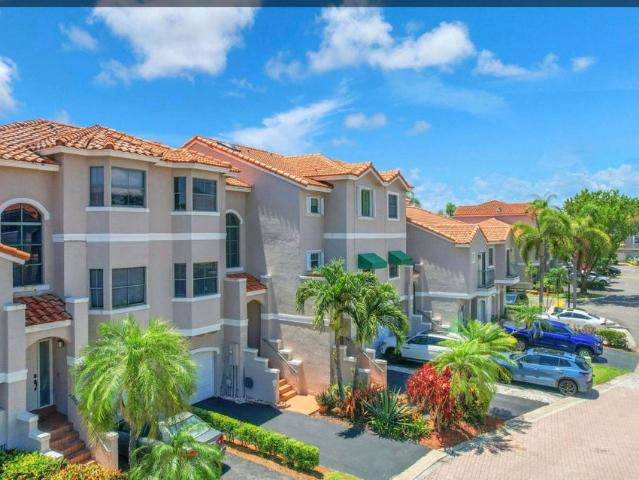 4 bedroom luxury Townhouse for sale in Sunrise, Florida