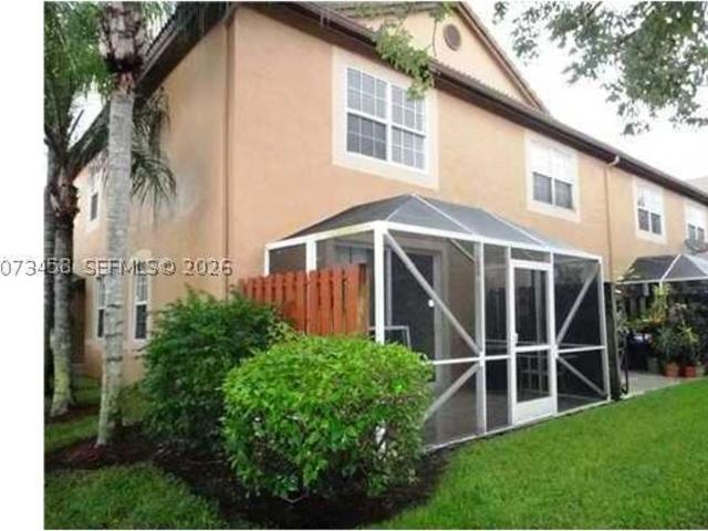 4 bedroom luxury Townhouse for rent in Weston, United States