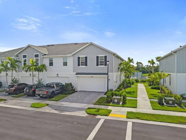 4 bedroom luxury Townhouse for rent in Westlake, Florida