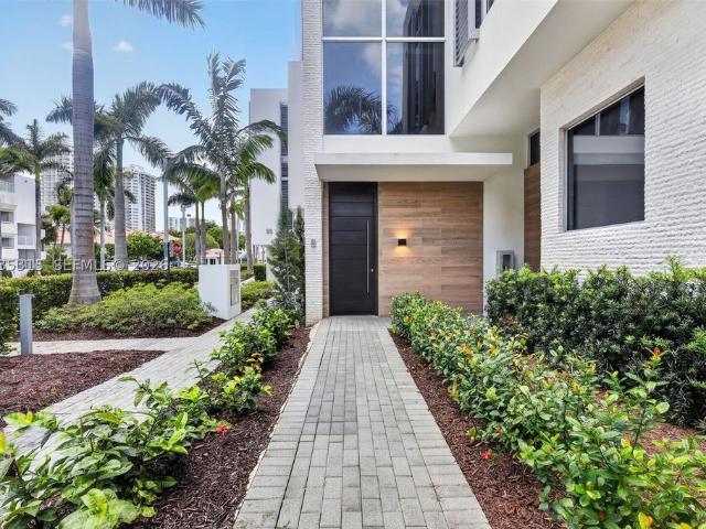 4 bedroom luxury Townhouse for rent in Aventura, Florida