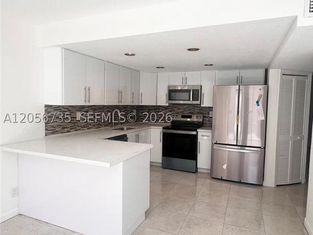 4 bedroom luxury Townhouse for rent in Davie, Florida