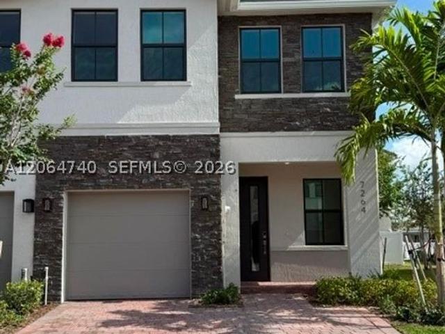 4 bedroom luxury Townhouse for rent in Davie, Florida