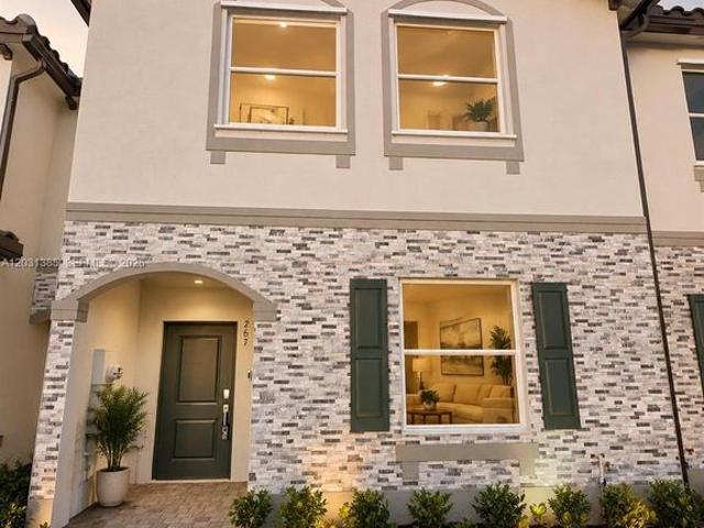 4 bedroom luxury Townhouse for rent in Florida City, United States